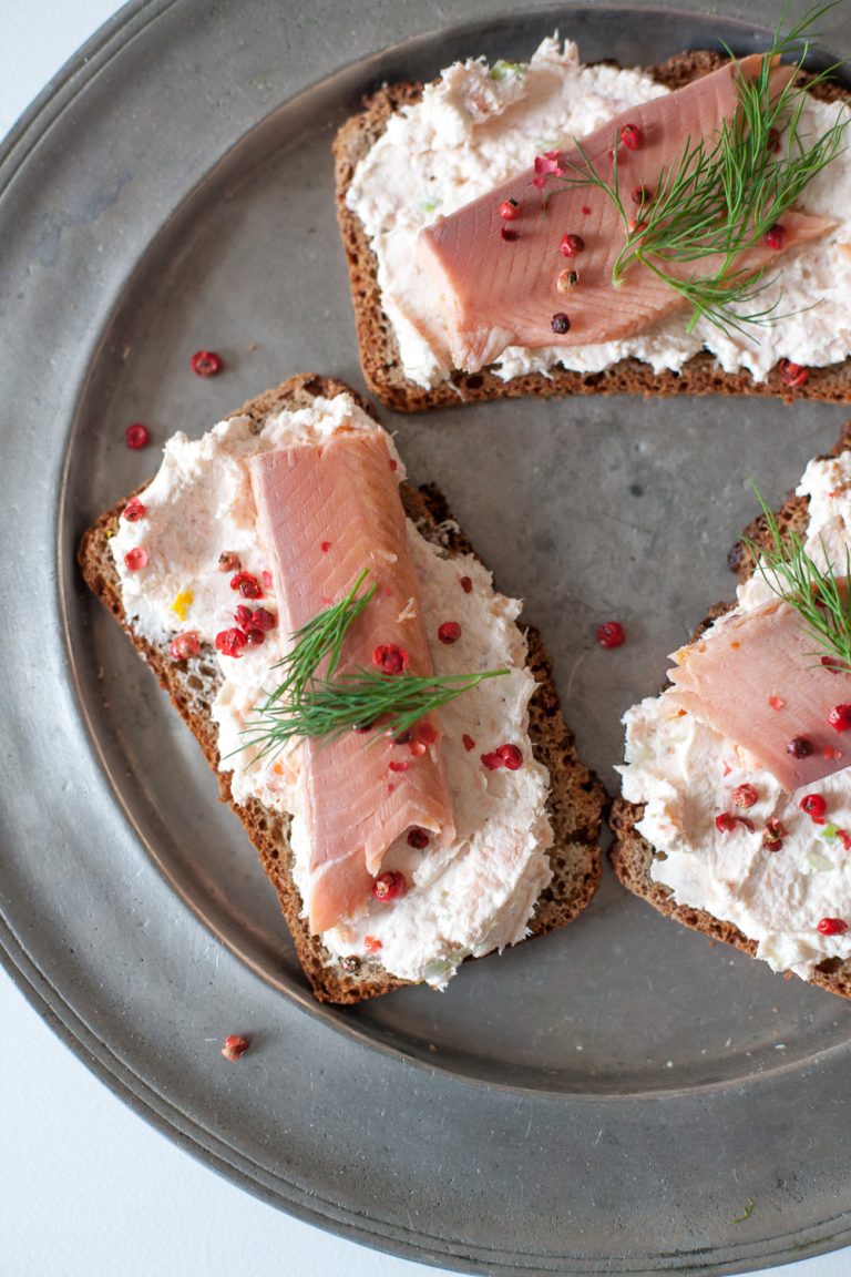 Schnittchen Schneewittchen mit Bach-Saibling | tastesheriff