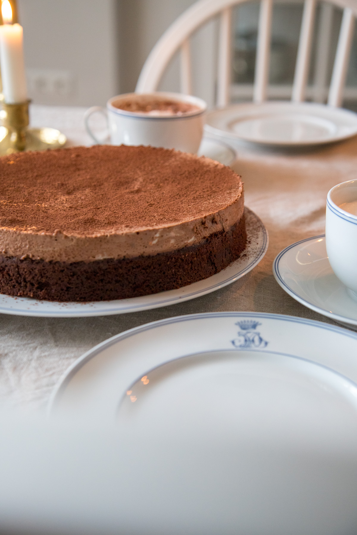 Köstlicher Mousse-au-Chocolat-Kuchen gefällig? Der Boden ist super ...